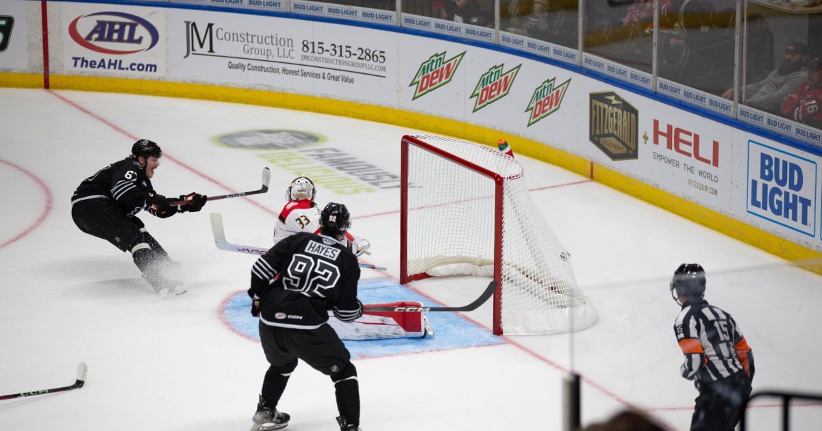 Rockford IceHogs | Commesso, Balanced Offense Lead Hogs
